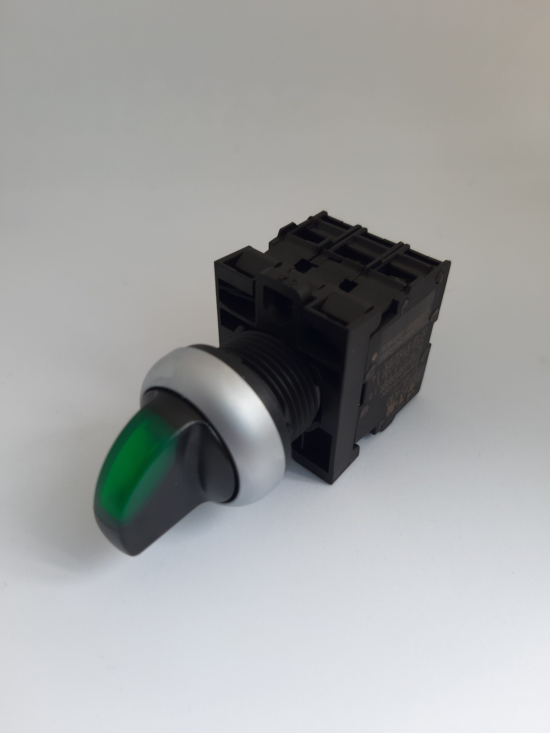M22-WRLK3-G/LED230-G/K20 210047 SELECTOR LUMINOSO VERDE 3 POS. 230 V, 2NA | Lepsac