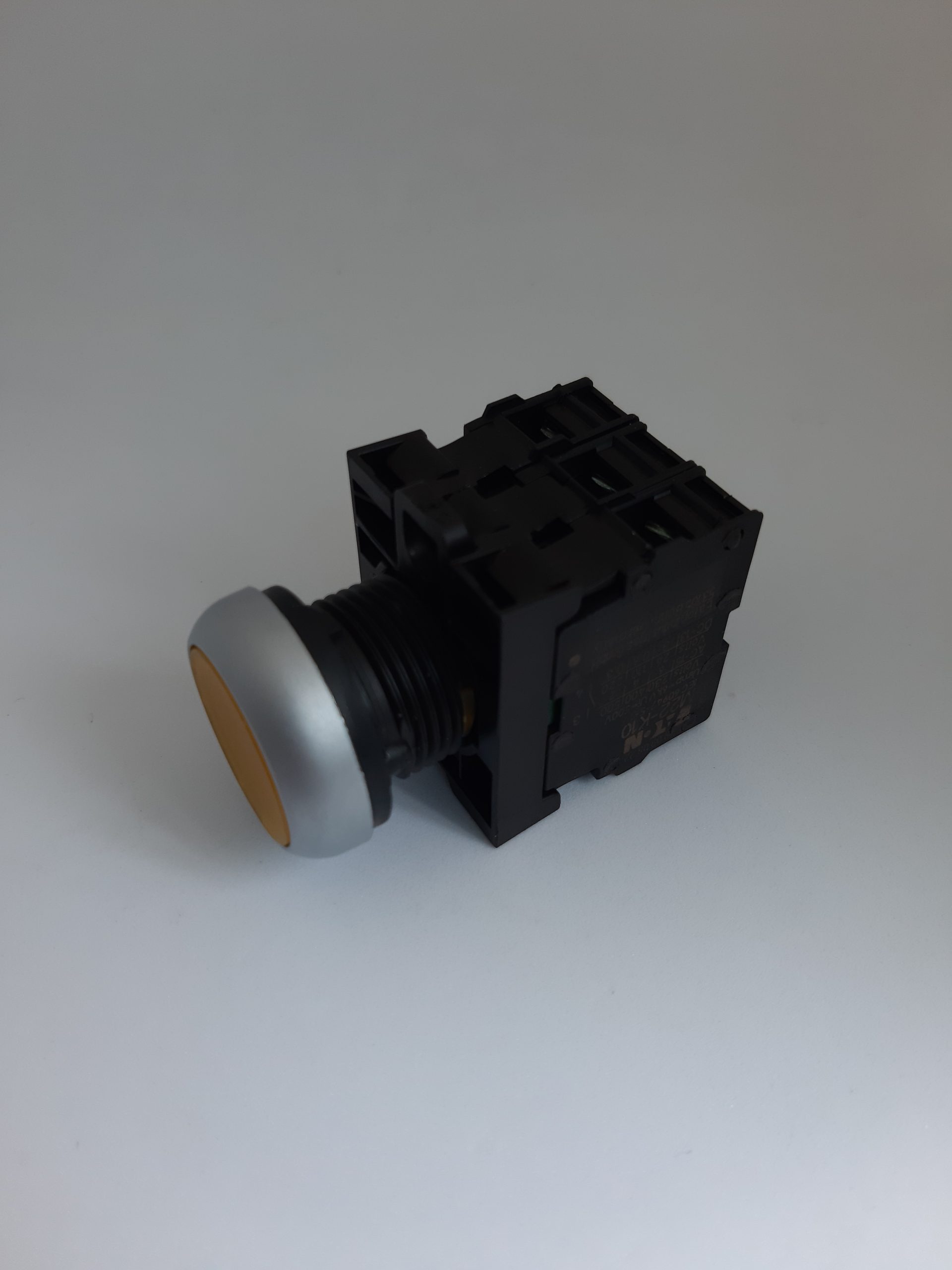 M22-DL-Y/K11/230-W 210088 PULSADOR LUMINOSO LED AMARILLO / NA+NC 230 V | Lepsac